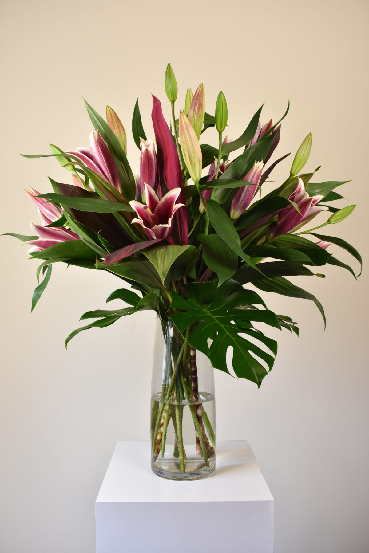 Victoria Flowers Online | Lilies Flowers | Flowers and Lilies ...
